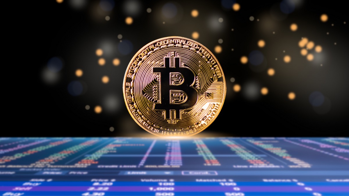 Bitcoin & Cryptos: Navigating Economic Predictions for 2025 - Agemy ...